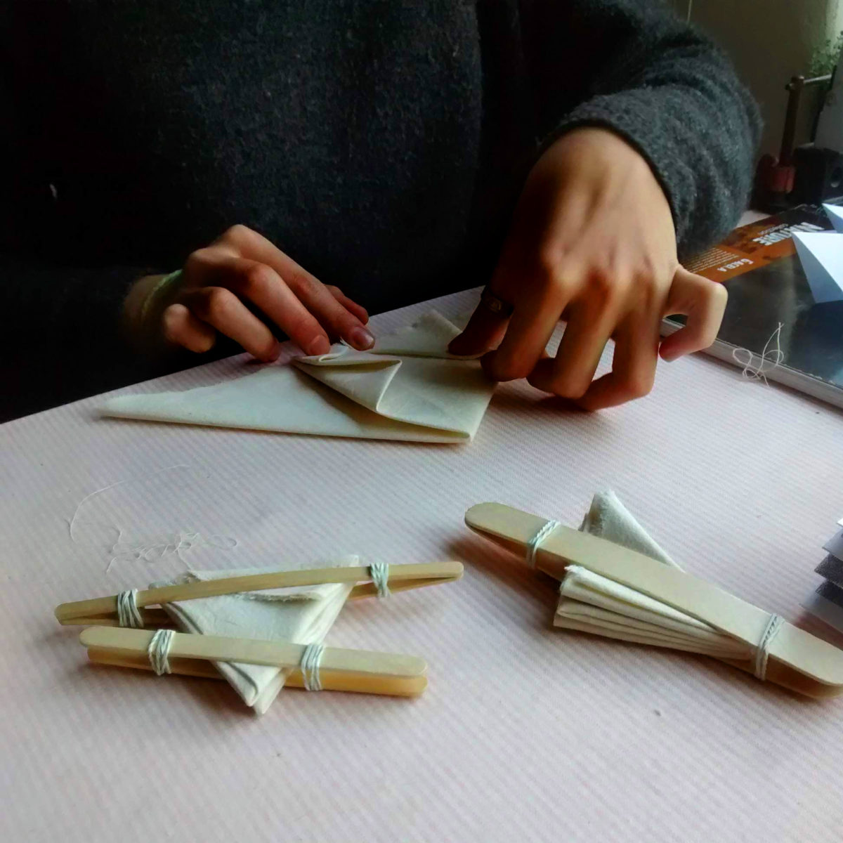 ¿Qué es Itajime-shibori? – Francisca Núñez-Reveco